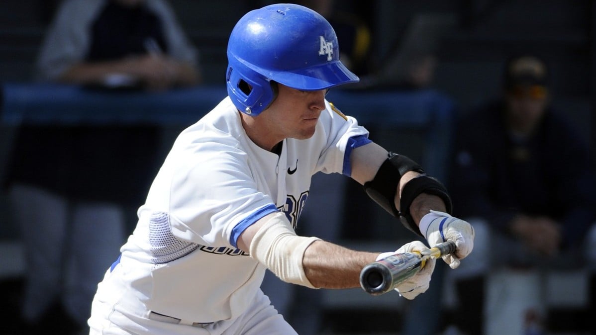 The Right-Handed Push Bunt – MaxBP